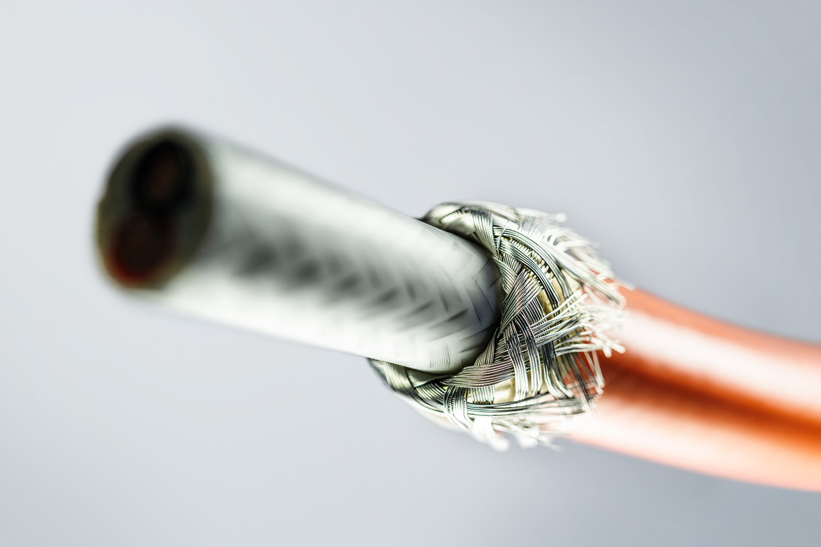 Pioneering achievement in automated assembly of high-voltage cables | Komax