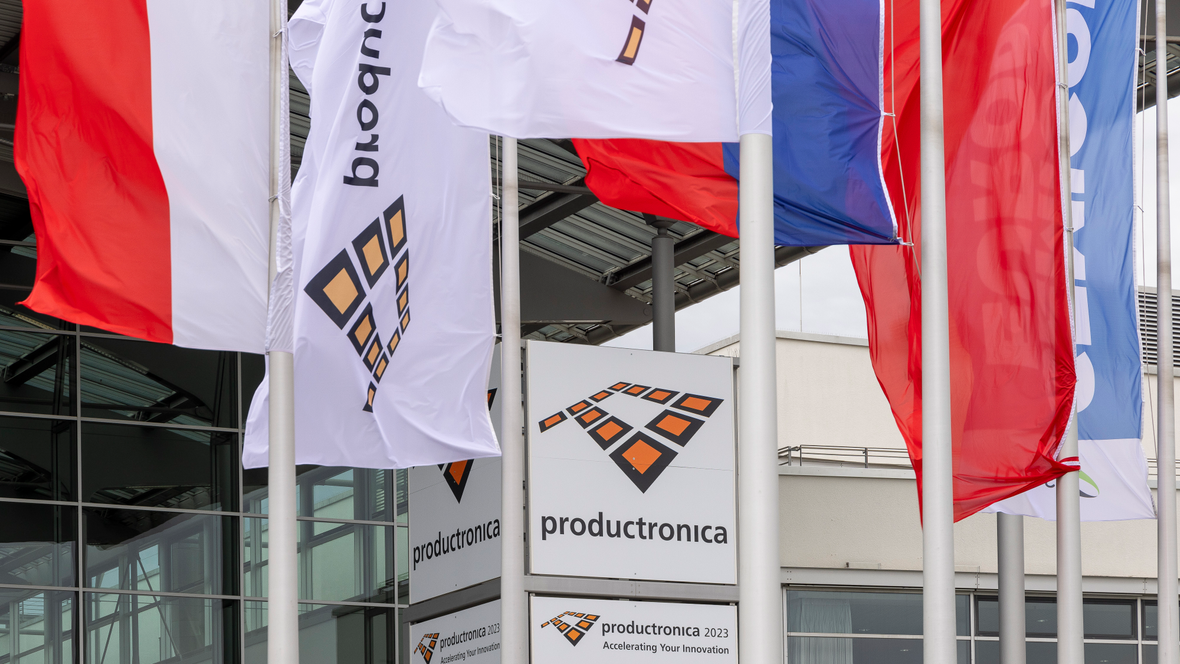 Great start into the trade fair week | Komax