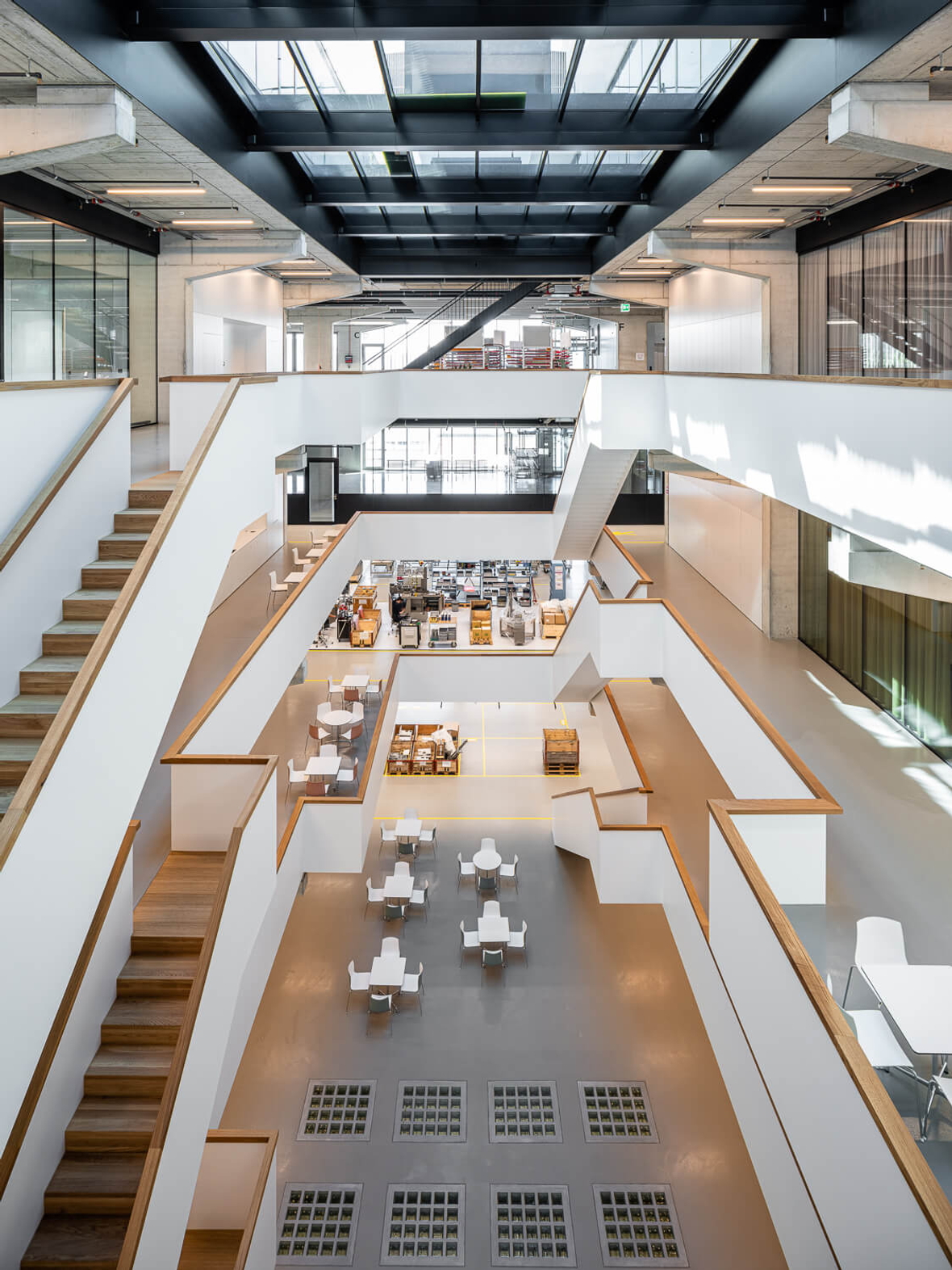 Vertical factory – Komax has moved into a groundbreaking new building ...