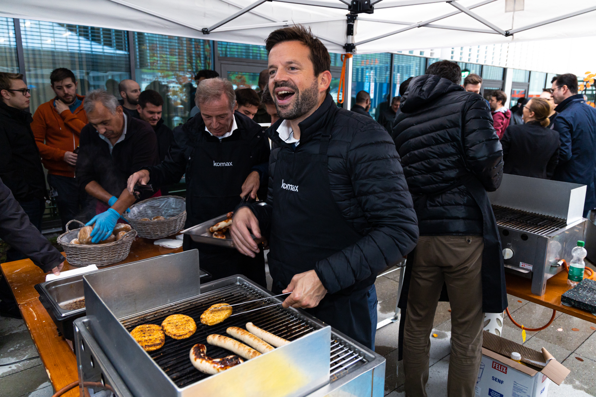 Get together@Komax: Camaraderie, enjoyment … barbecue chat! | Komax