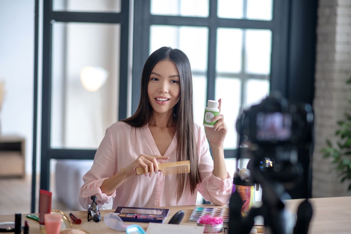 Endorsement: Definisi, Jenis, dan Manfaatnya bagi Bisnis - Jobstreet Indonesia