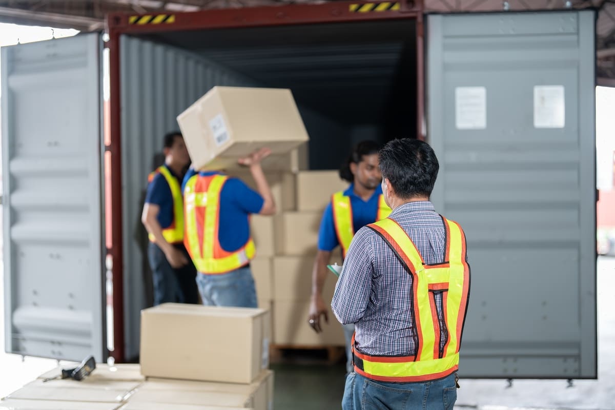 Apa Itu Ekspedisi? Ini Manfaat dan Jenisnya - Jobstreet Indonesia