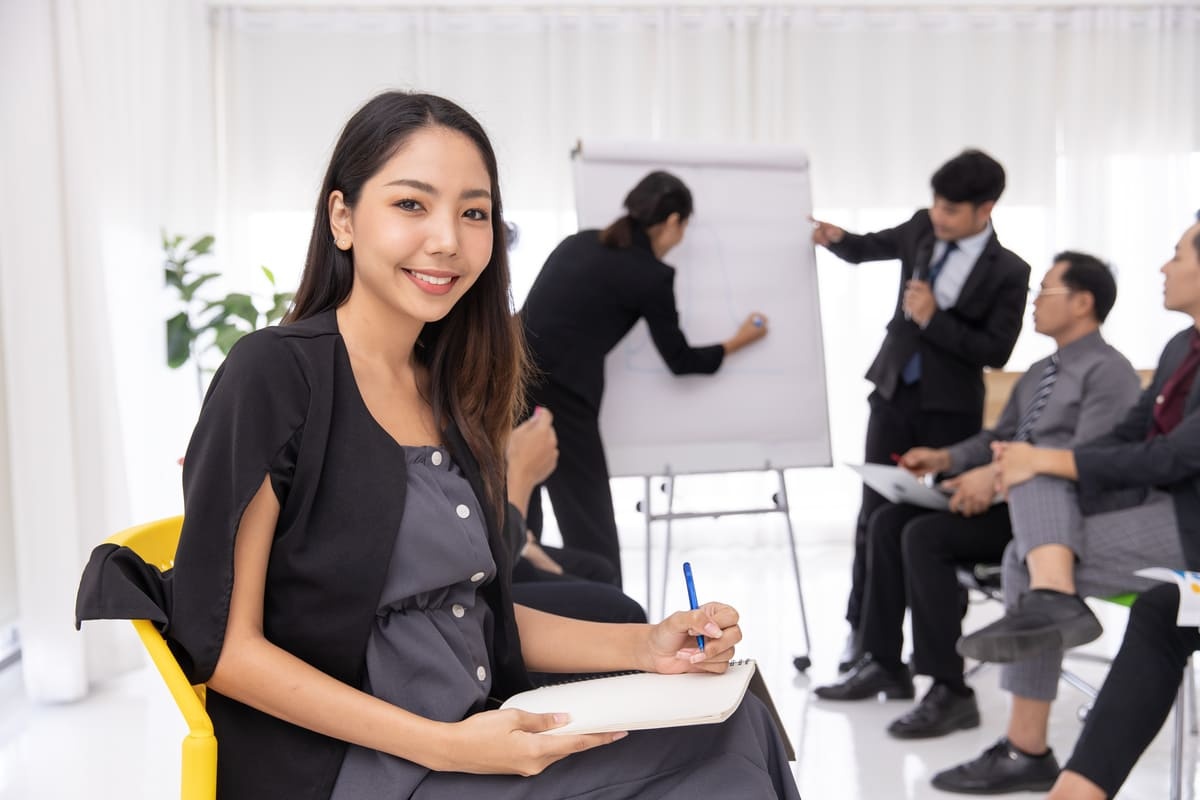 OJT Adalah On-The-Job Training: Ini Tujuan dan Metodenya! - Jobstreet ...