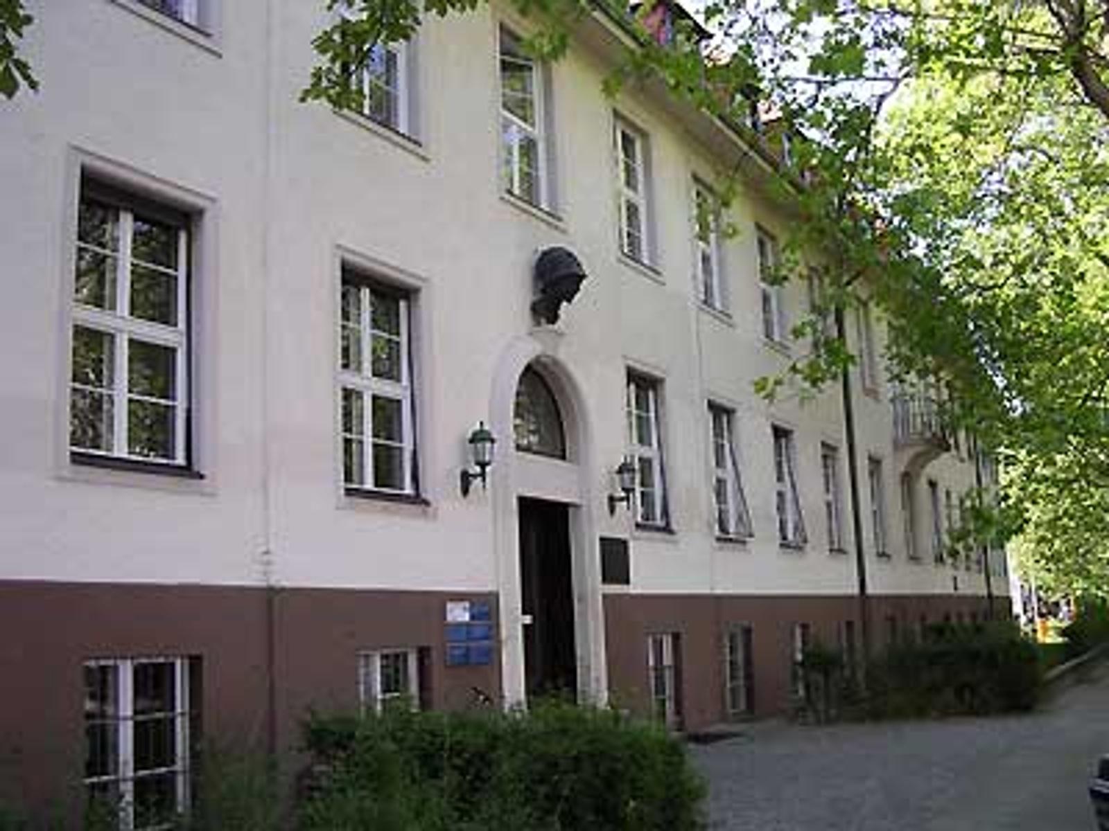 NO NIIN Magazine — On the Limits and Possibilities of Decolonising ...