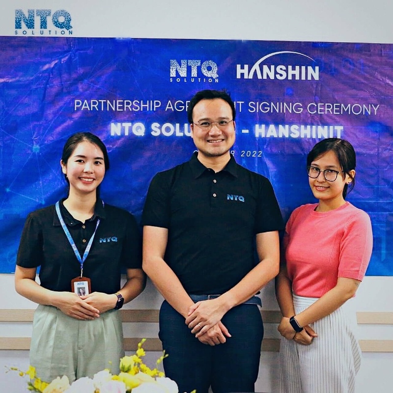 The Partnership Signing Ceremony Between NTQ Solution And HanshinIT!