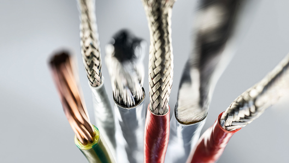 Laselec is Komax | Komax