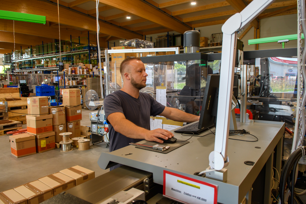 Komax HMI for industrial applications: Score points on cost and quality ...