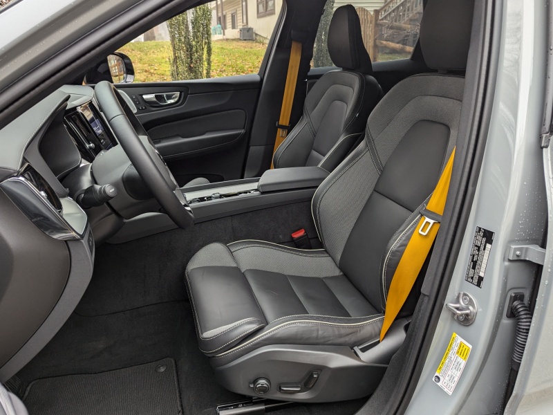 2025 Volvo XC60 Road Test and Review | Autoweb