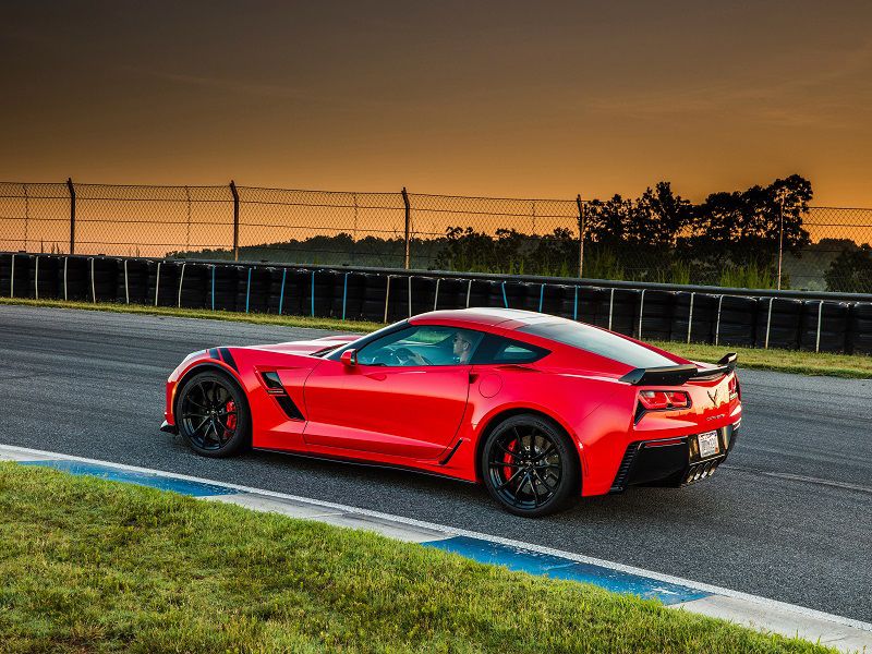2019 Chevrolet Corvette Road Test and Review | Autobytel