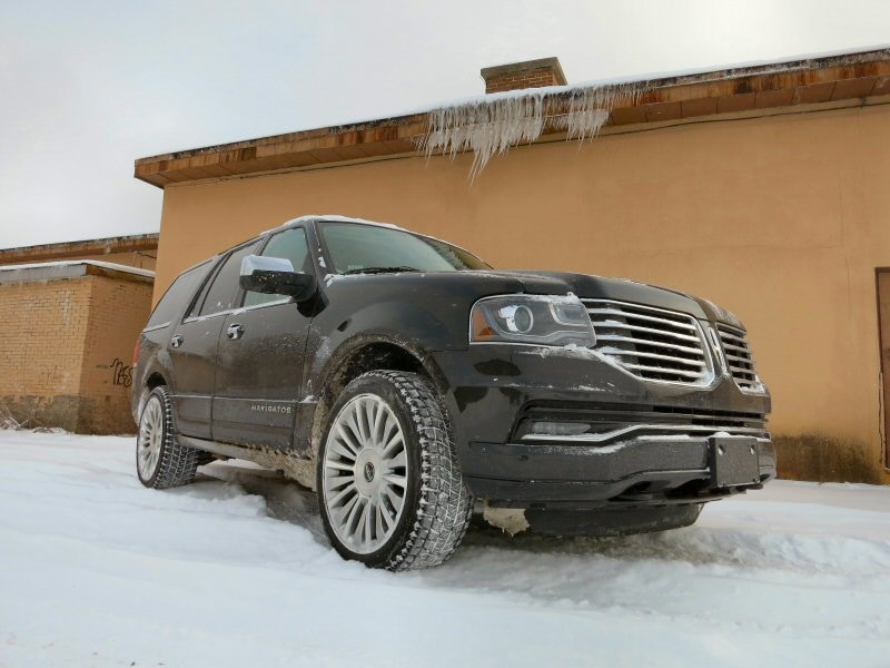 2015 Lincoln Navigator Luxury SUV Review | Autoweb