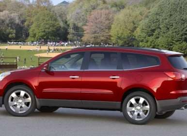 2012 Chevrolet Traverse 2LT Road Test and Review | Autoweb