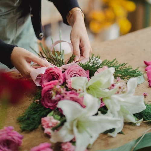 The Symbolic Meanings Behind Popular Flowers