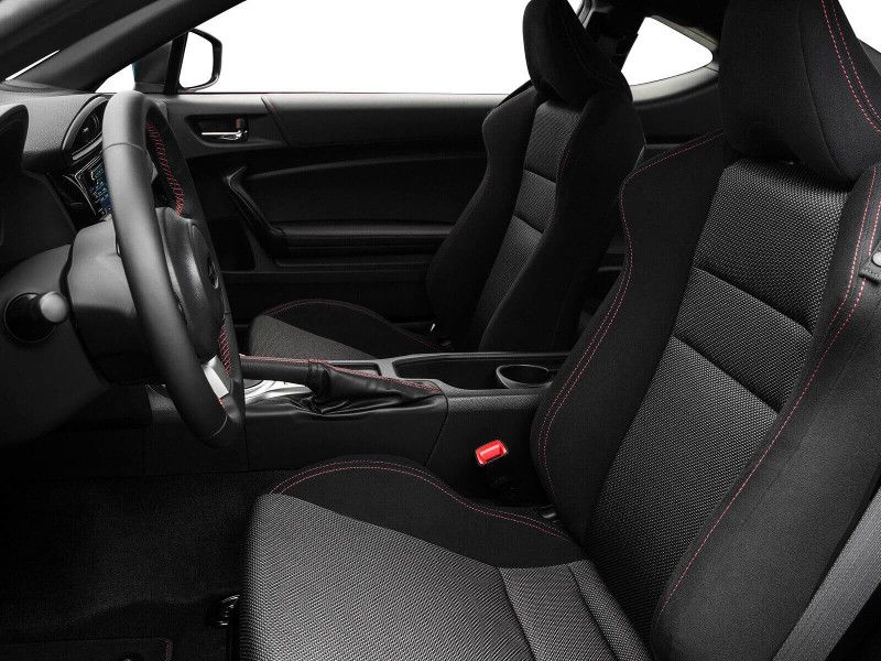 2018 Subaru BRZ vs. 2018 Nissan 370Z: Which Is Best? | Autobytel