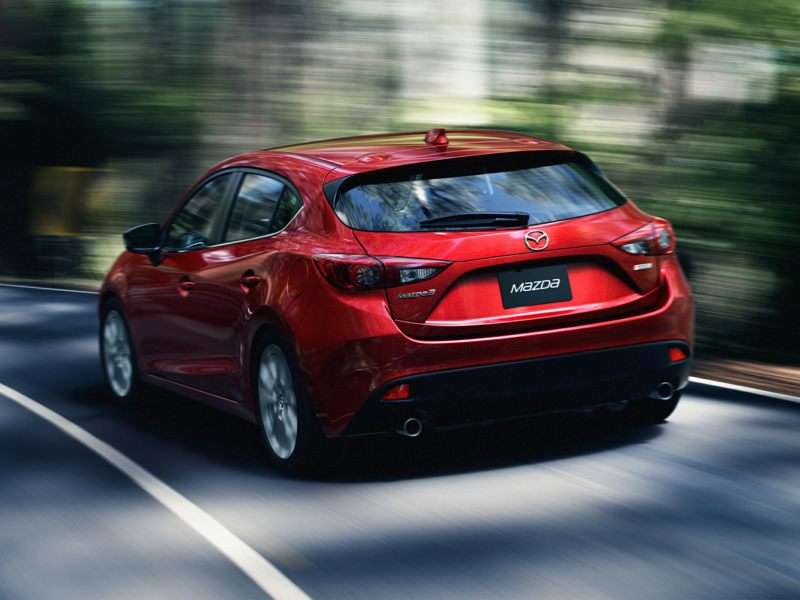 10 Cars with Lane Change Assist Using Cameras or Sensors | Autoweb