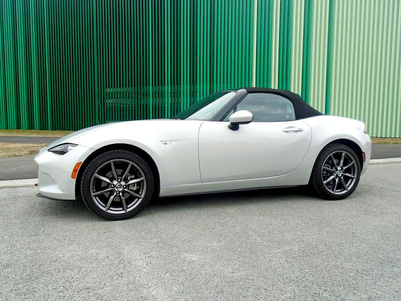 2017 Mazda MX-5 Miata Road Test and Review | Autoweb