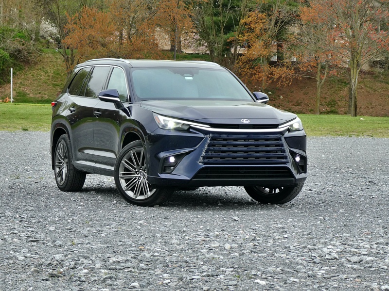 2024 Lexus TX 550h+ vs. 2024 Volvo XC90 Recharge Plug-In Hybrid | Autoweb