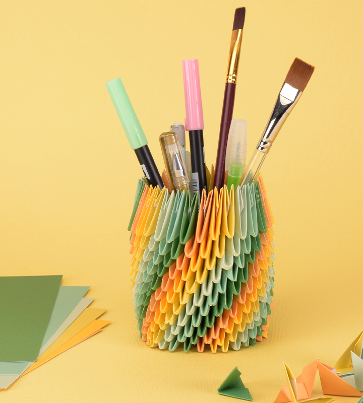 Crafting an origami pen holder