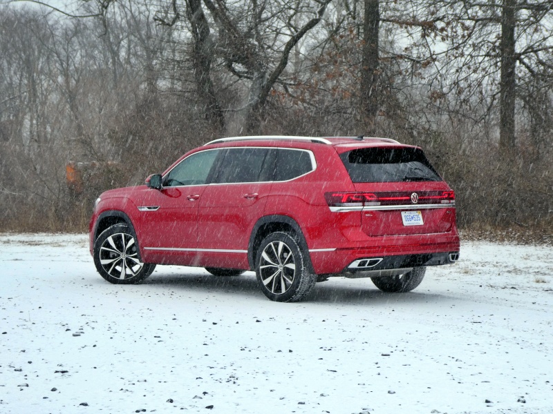 2024 Volkswagen Atlas Road Test and Review | Autoweb